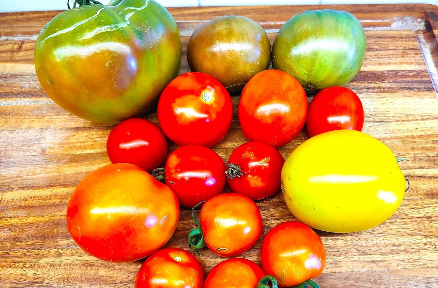 How to Grow Tomatoes - Garden with Amber
